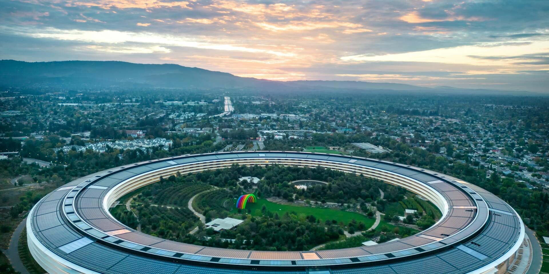 Startup Hubs Around the Globe: Where Innovation Thrives - Tactyqal